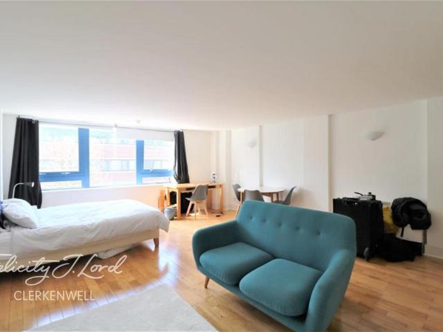 Masons Yard EC1V 1 bed flat to rent £1,798 pcm £415 pw