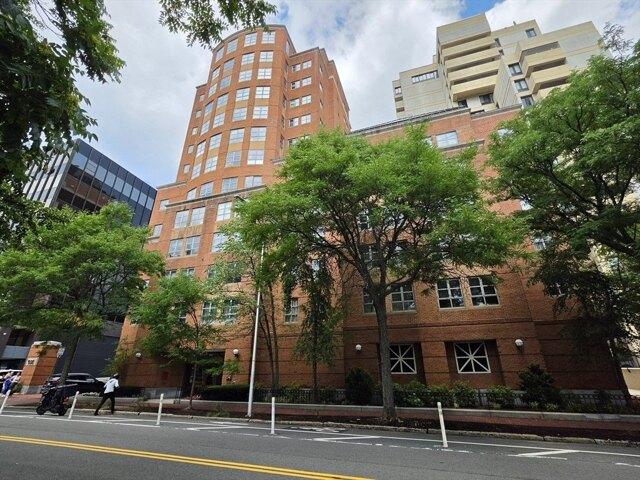 Massachusetts Ave Apt,cambridge, Condo For Sale