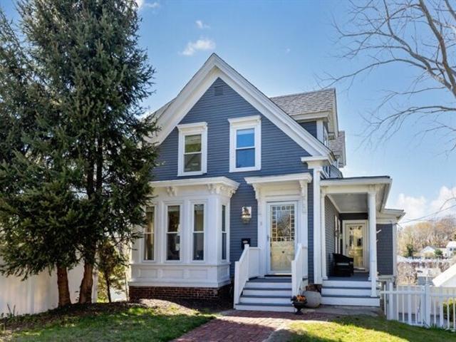 Massasoit St, Plymouth, Farm House For