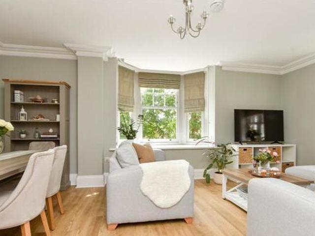Massetts Road, Horley, 3 Bedroom Duplex