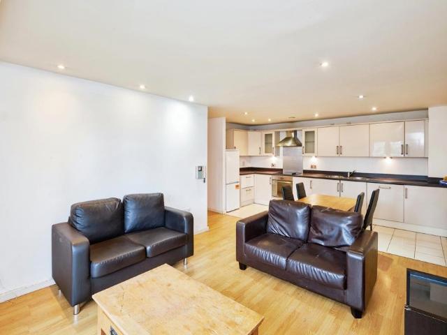 Masshouse Plaza, BIRMINGHAM, B5 2 bed flat to rent £1,050 pcm £242 pw
