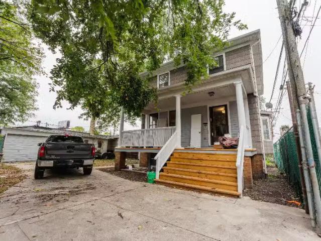 MASSIVE, Private 3Level Coach House Yard & Parking 1615 W Hi.