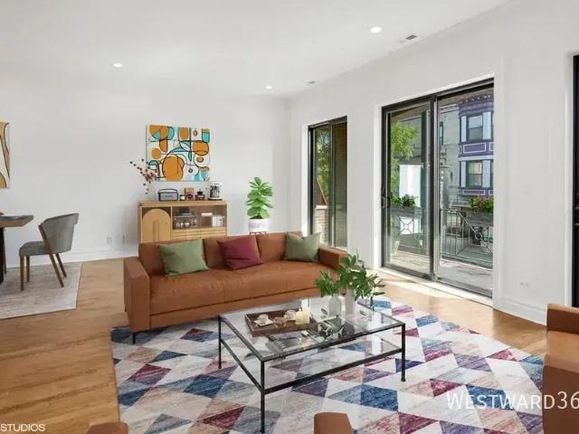 Massive 2,100 sqft 3bed available July 1st