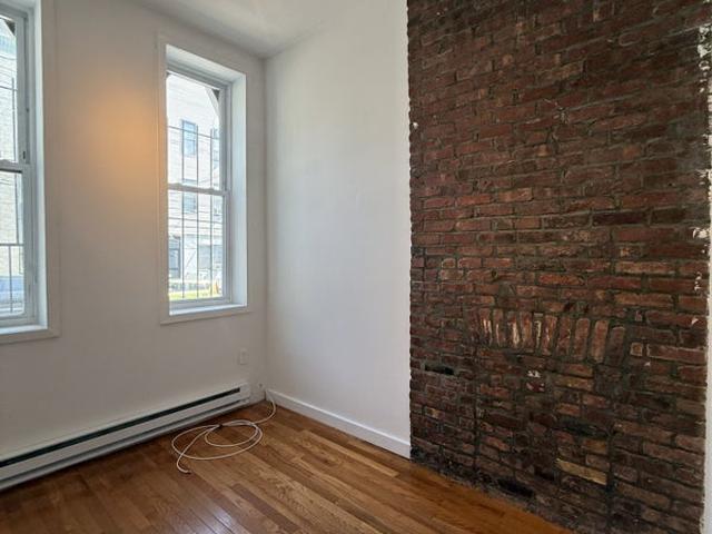 Massive 3BR/1.5BA Duplex with Huge Private Backyar