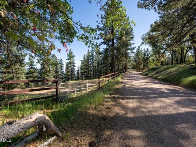 Matterhorn Dr Alpine Frst, Tehachapi, CA 93561