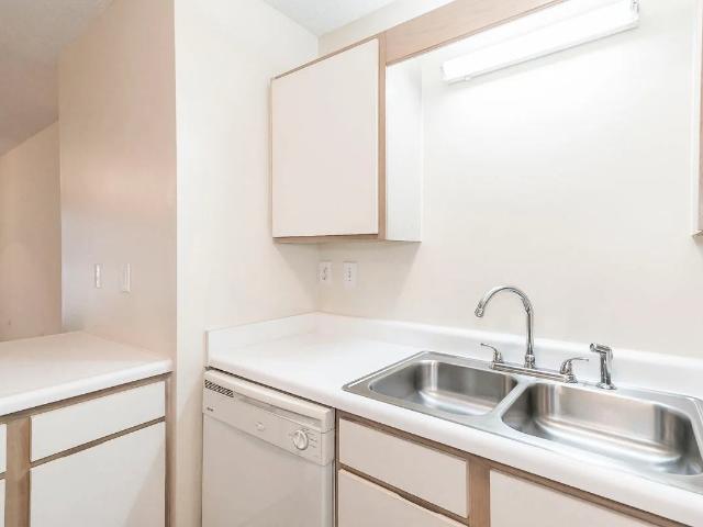 Matthew Grande 2 Bedroom Apartment for Rent at 2230 N Fayetteville St Apt 33, Asheboro, NC 27203