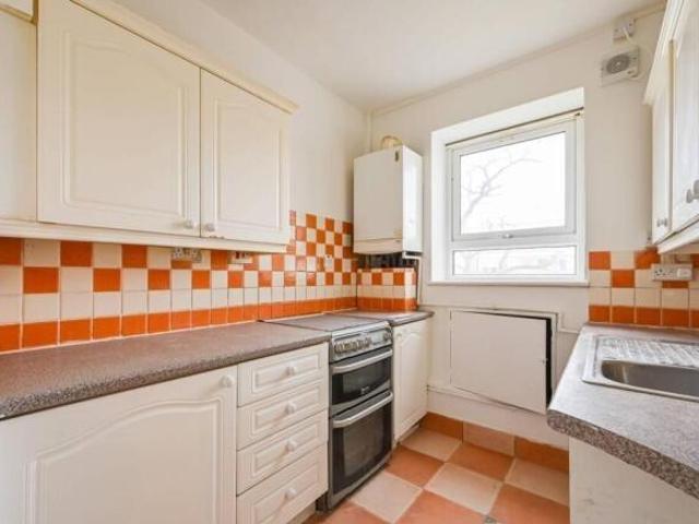 Matthews House, Burgess Street. 2 bed flat to rent £2,100 pcm £485 pw