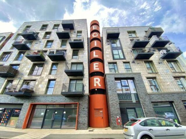 Material Walk, Hayes UB3 2 bed flat to rent £2,000 pcm £462 pw