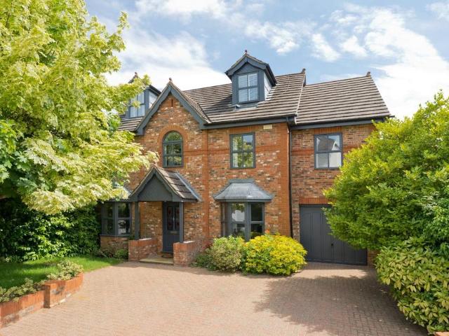 Matham Road, East Molesey, Surrey, KT8 5 bed detached house to rent £6,500 pcm £1,500 pw