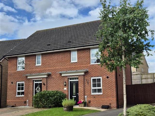Mather Avenue, Garstang, Preston 3 bed house to rent £1,160 pcm £268 pw