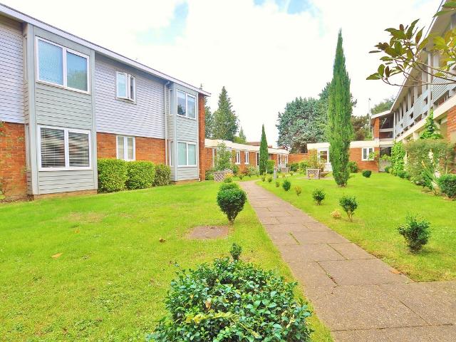 Mathon Court, Cross Lane, Guildford, Surrey GU1, 1 bed flat to rent, £1,250 pcm | PrimeLocation