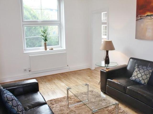 Matilda House, St. Katharines Way. 2 bed apartment to rent £2,167 pcm £500 pw