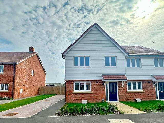 Maude Close, New Romney TN28, 3 bed property to rent, £1,650 pcm | PrimeLocation