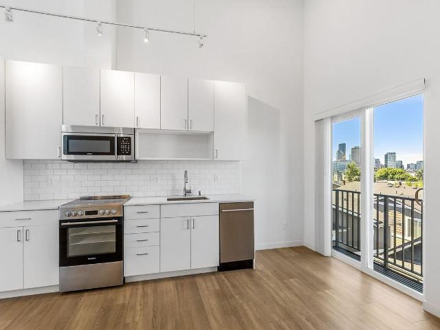 Maude Lofts 1 Bedroom Apartment for Rent at 1714 14th Ave, Seattle, WA 98122 Broadway