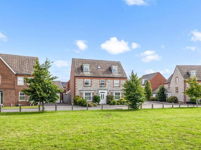 Maude Singer Way, Hurstpierpoint. 5 bed detached house to rent £3,250 pcm £750 pw