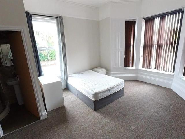 Mauldeth Road, Manchester M20, 1 bed semi detached house to rent, £607 pcm | PrimeLocation