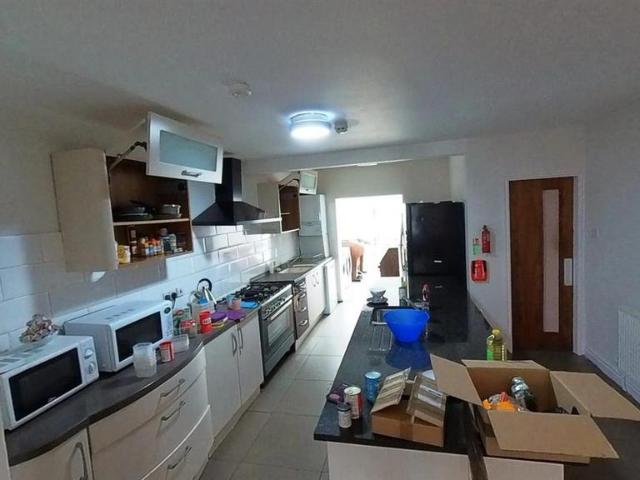 Mauldeth Road Gatley, Manchester M20 9 bed house to rent £6,045 pcm £1,395 pw