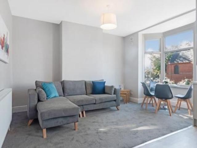 Mauldeth Road, Withington, Manchester M20, 2 bed flat to rent, £1,550 pcm | PrimeLocation