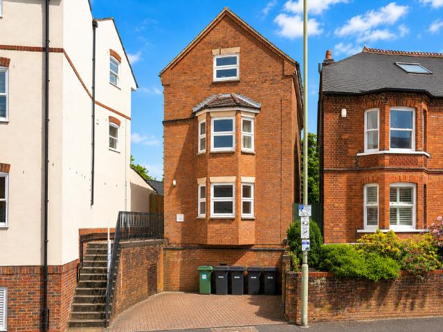 Maulden Court, St Albans AL1 1 bed apartment to rent £1,295 pcm £299 pw