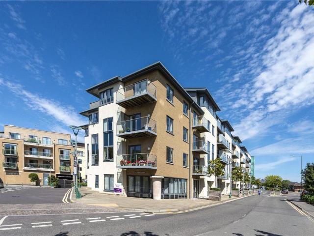 Maumbury Gardens, Dorchester, Dorset. 1 bed apartment to rent £1,050 pcm £242 pw