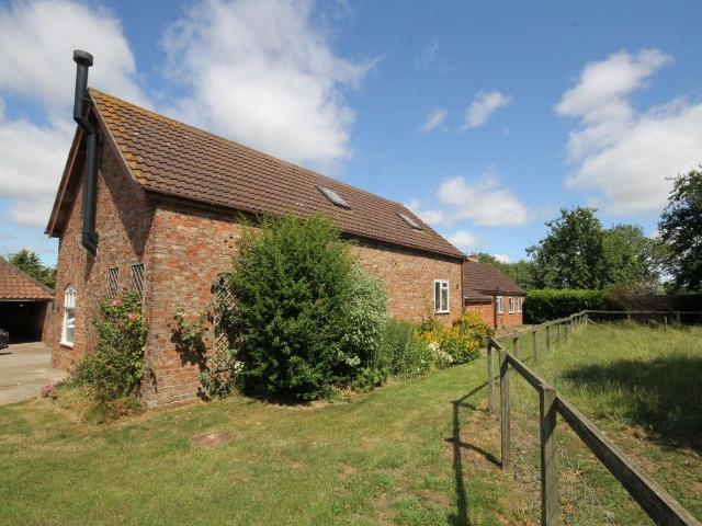 Maunby, Thirsk YO7, 2 bed detached bungalow to rent, £1,000 pcm | PrimeLocation