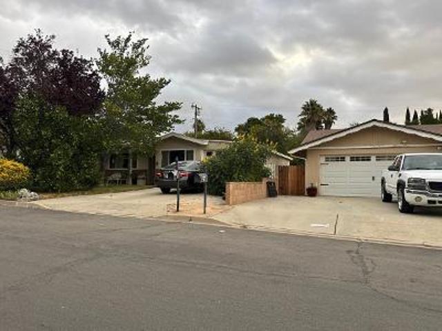 Maureen Dr