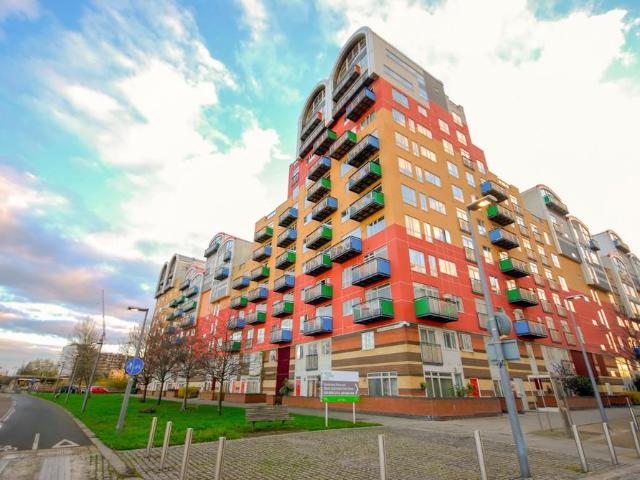 Maurer Court, John Harrison Way. 1 bed flat to rent £1,700 pcm £392 pw