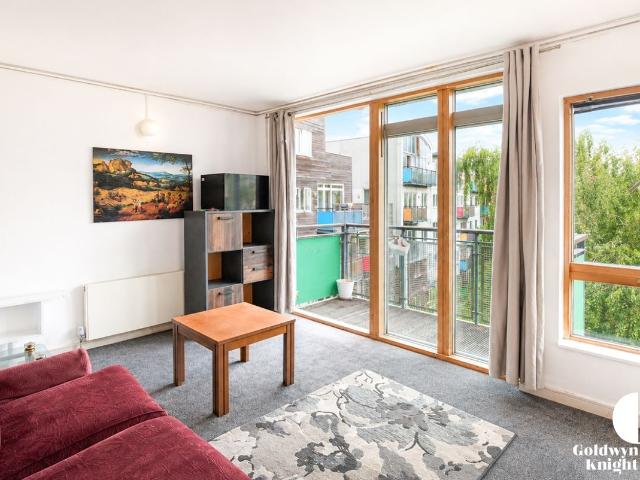 Maurer Court, John Harrison Way, London, London SE10, 2 bed flat to rent, £2,700 pcm | PrimeLocation