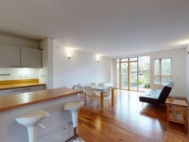 Maurer Court, Mudlarks Boulevard. 2 bed apartment to rent £2,200 pcm £508 pw