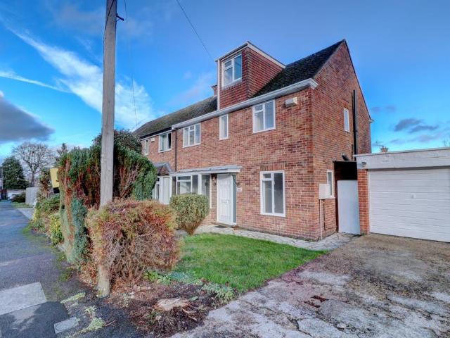 Maurice Mount, Buckinghamshire HP15 4 bed semi detached house to rent £2,295 pcm £530 pw