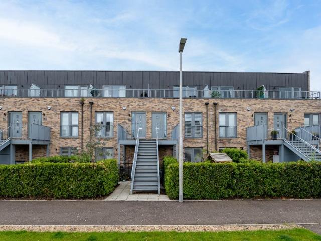 Mauseley Park, Cammo, Edinburgh, EH4 3 bed flat to rent £1,800 pcm £415 pw