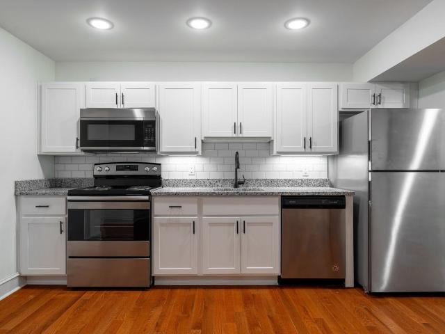 Maven @ 806 1 Bedroom Apartment for Rent at 806 E Chestnut St, Louisville, KY 40204 Phoenix Hill
