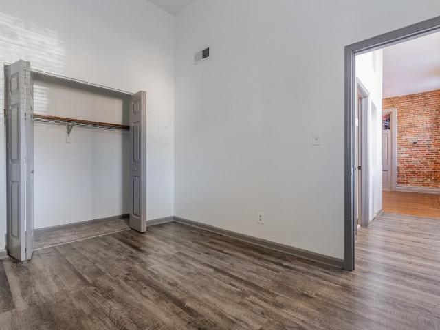 Maven @ 806 2 Bedroom Apartment for Rent at 806 E Chestnut St, Louisville, KY 40204 Phoenix Hill