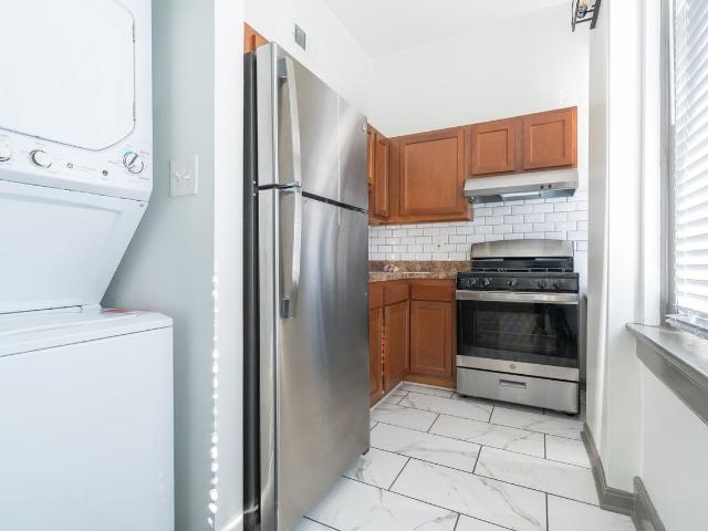 Maven @ 806 2 Bedroom Apartment for Rent at 806 E Chestnut St, Louisville, KY 40204 Phoenix Hill