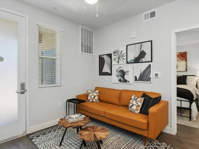 Maven on Broadway 1 Bedroom Apartment for Rent at 230 Broadway, Sacramento, CA 95818 Upper Land Park