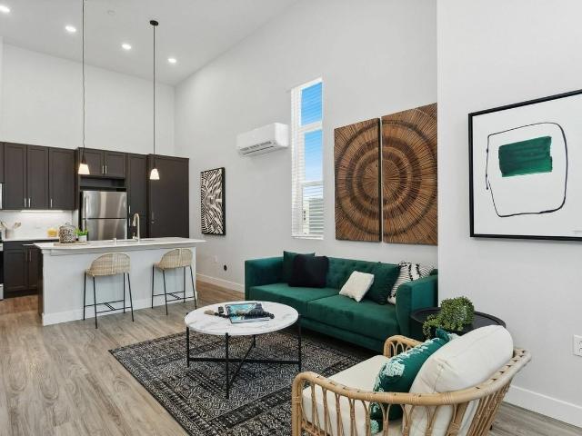 Maven on Broadway 1 Bedroom Apartment for Rent at 230 Broadway, Sacramento, CA 95818 Upper Land Park