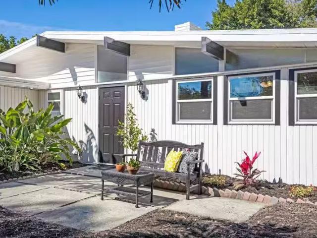 MAVEs VACA 2213 Wason Road 2 bedroom 1 bath Unit 1 MAVEs VACA.