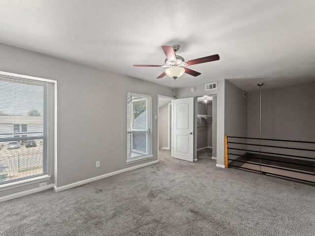 MAVERICK OAK LAWN 2 Bedroom Apartment for Rent at 2600 Arroyo Ave, Dallas, TX 75219