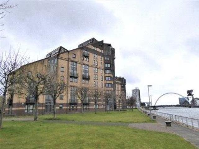 Mavisbank Gardens, Festival Park. 3 bed flat to rent £1,550 pcm £358 pw