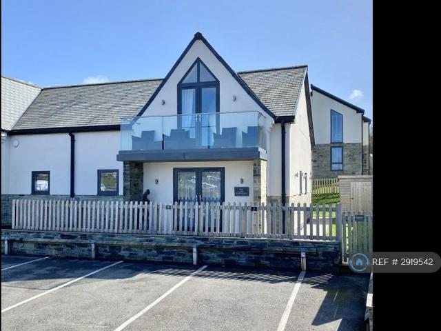 Mawgan Bay View, Mawgan Porth. 3 bed semi detached house to rent £3,200 pcm £738 pw