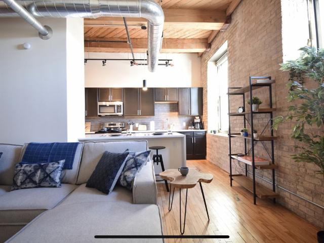Maxwell Lofts 1 Bedroom Apartment for Rent at 214 E Florida St, Milwaukee, WI 53204 Harbor View