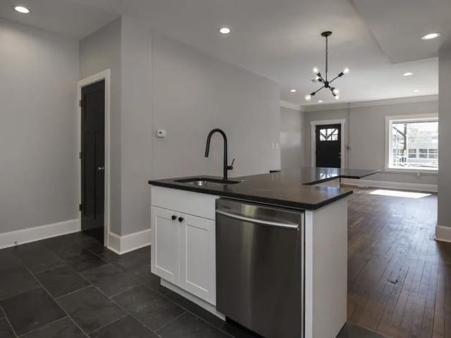 Maxwell Properties 3 Bedroom Apartment for Rent at 3305 Maxwell Properties, Omaha, NE 68131 Gifford Park