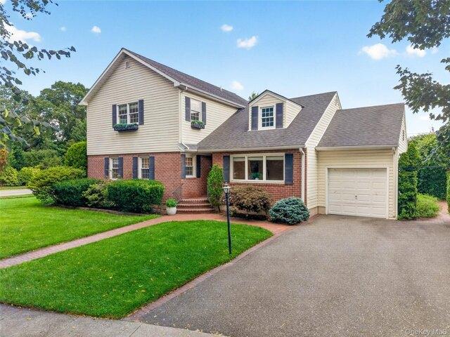 Maxwell Rd, Garden City, Home For Sale