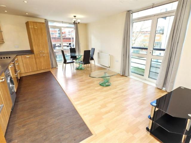 Maxwell Road, Borehamwood