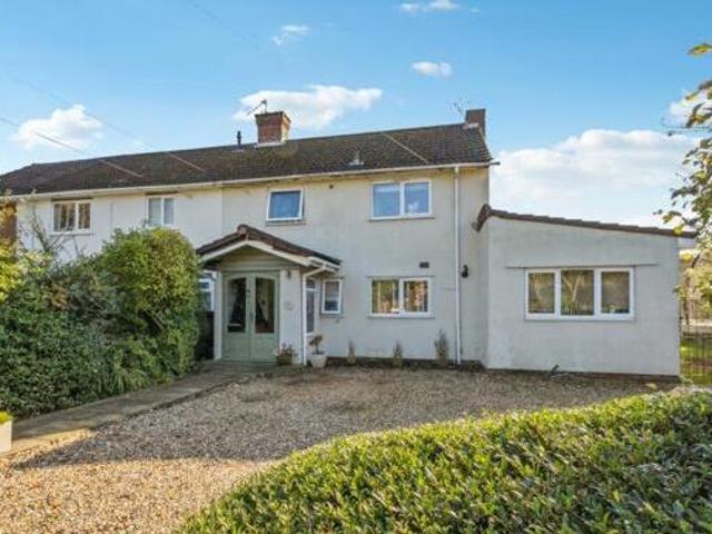 Maxwell Road, Beaconsfield, 4 Bedroom Semi detached