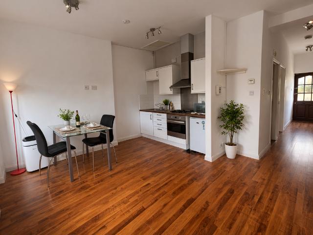 Maxwell Road, Northwood HA6, 1 bed flat to rent, £1,325 pcm | PrimeLocation