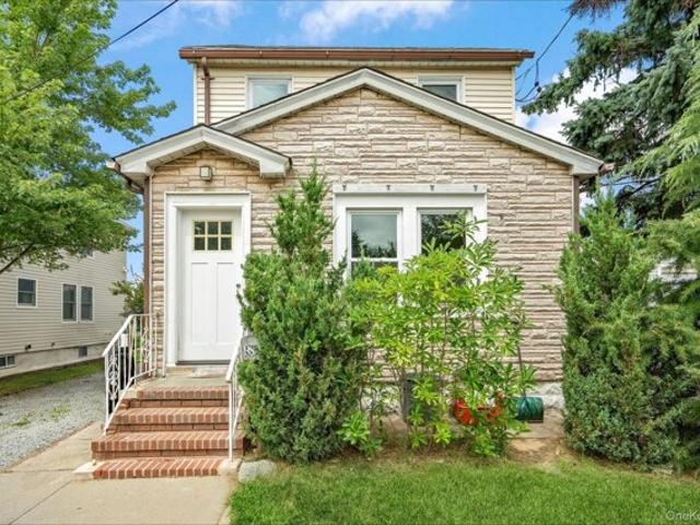 Maxwell St, Franklin Square, Home For Sale