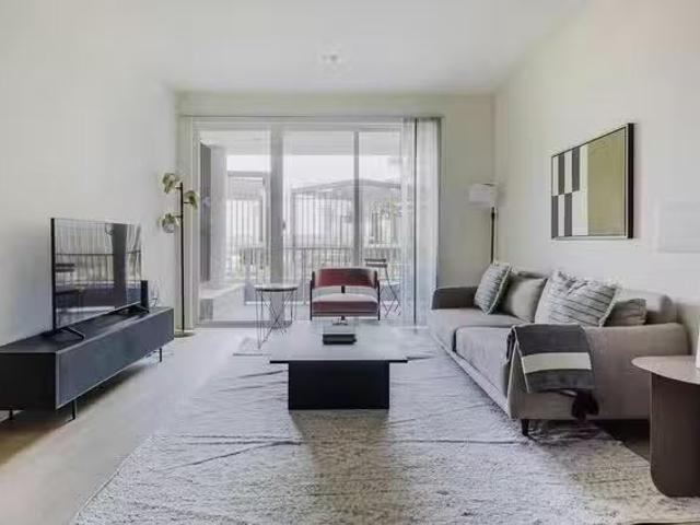 Maxella Avenue, Marina del Rey, CA