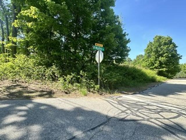 Maxfelix Dr, Mansfield, CT 06268