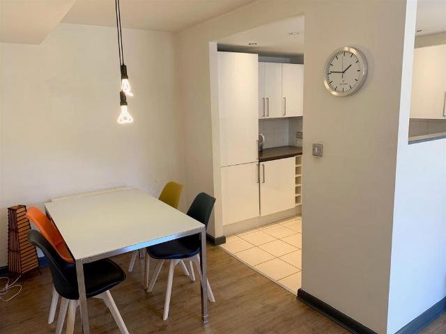 Maxim 28, 21 Lionel Street. 2 bed apartment to rent £1,050 pcm £242 pw